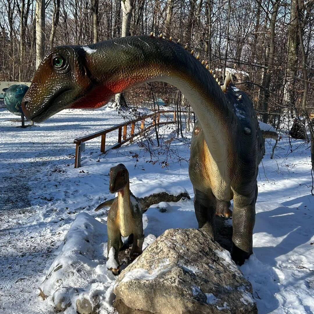 Dinozauri descoperiți în România pe care-i poți vedea la Dino Parc ...